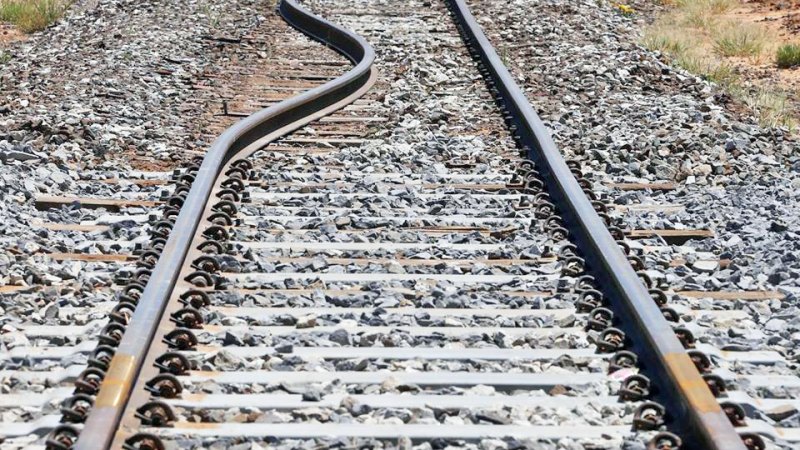 Is it real? Photo of railway track bent by the heat looks fake but isn't