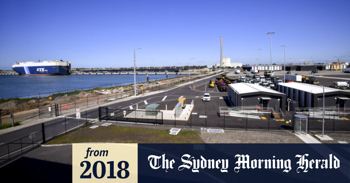 Striking dock workers and Qube Ports at 'flashpoint'