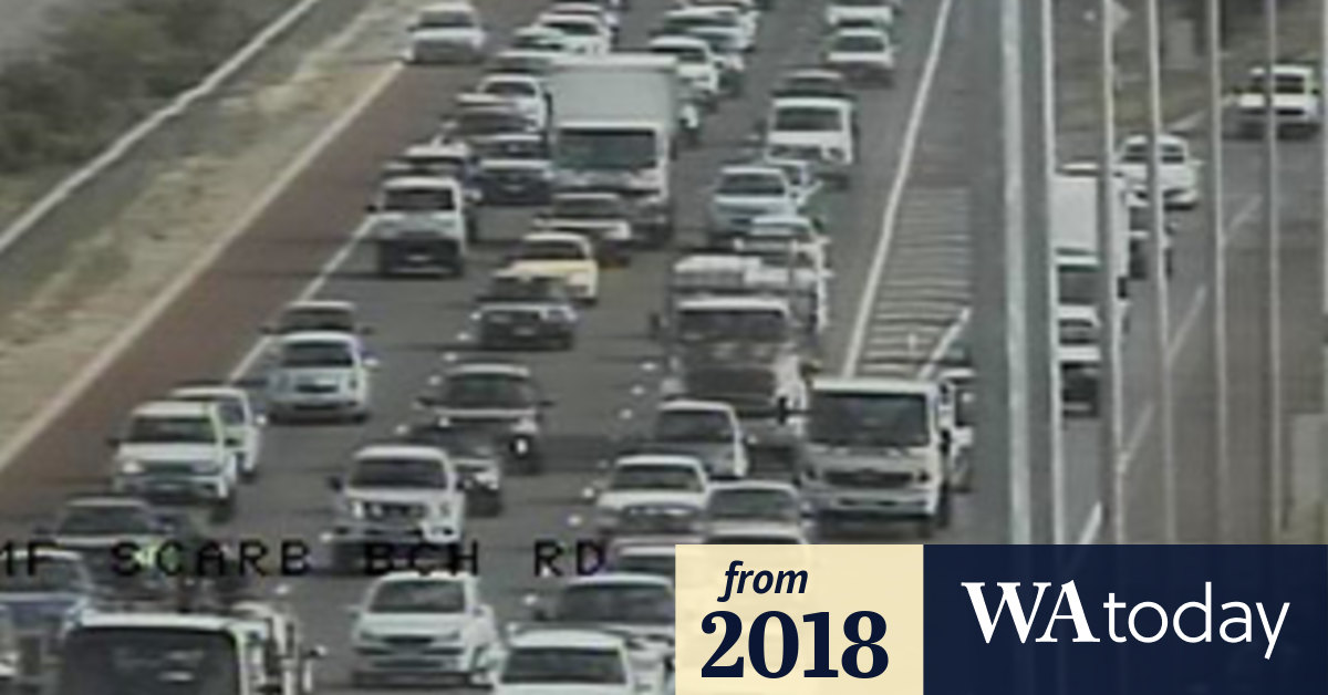 Mitchell Freeway crash throws Perth traffic into chaos