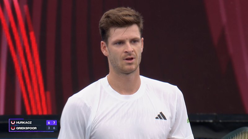 Video: Hurkacz secures quarter-final berth