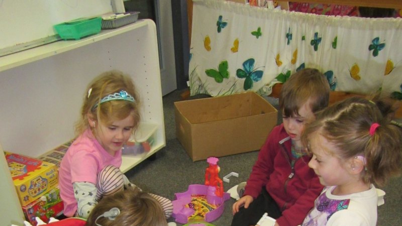 Bilingual school for deaf children focuses on maximising communication