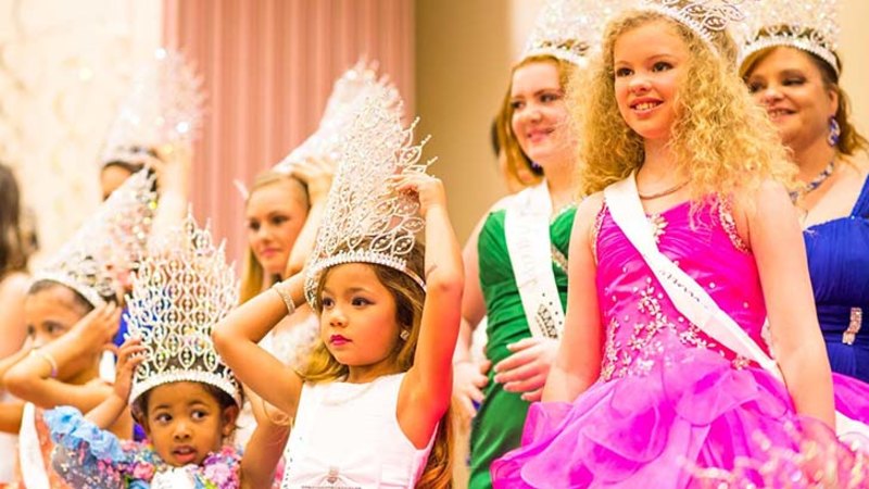 Video: Inside an Australian beauty pageant