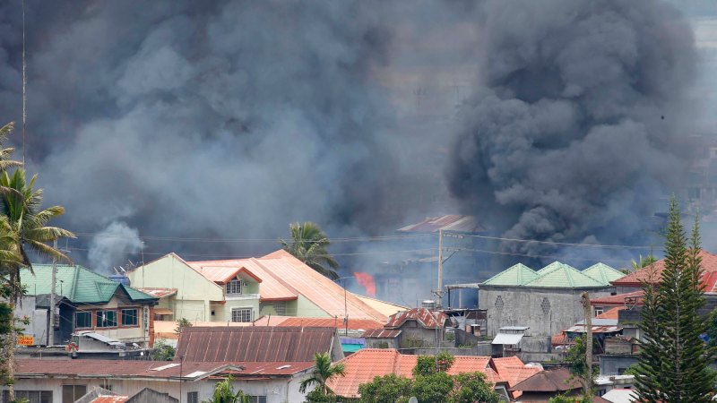 Philippine 'friendly fire' in Marawi kills troops