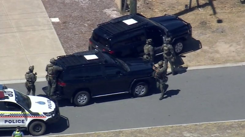 Video: Pinjarra streets locked down as cops swarm