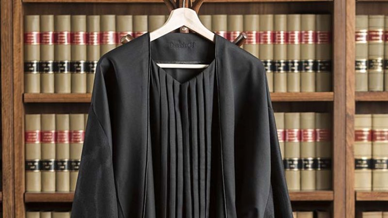 Video: New $32,000 High Court justice robes