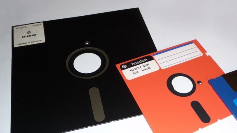 Why America still controls its nukes with ancient floppy disks