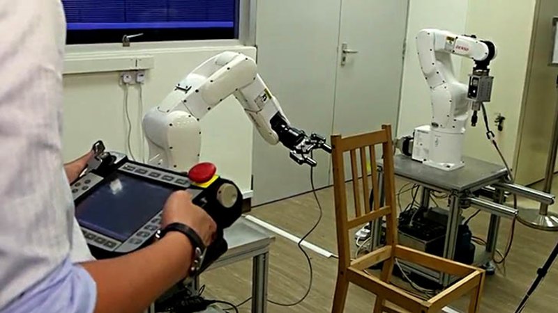 Video: Robots assemble IKEA chair in 20 minutes