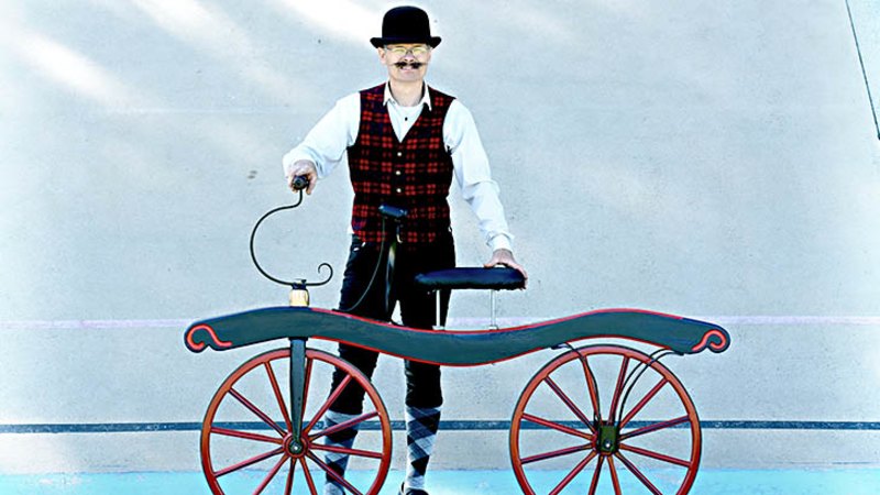 Video: The dandy horse