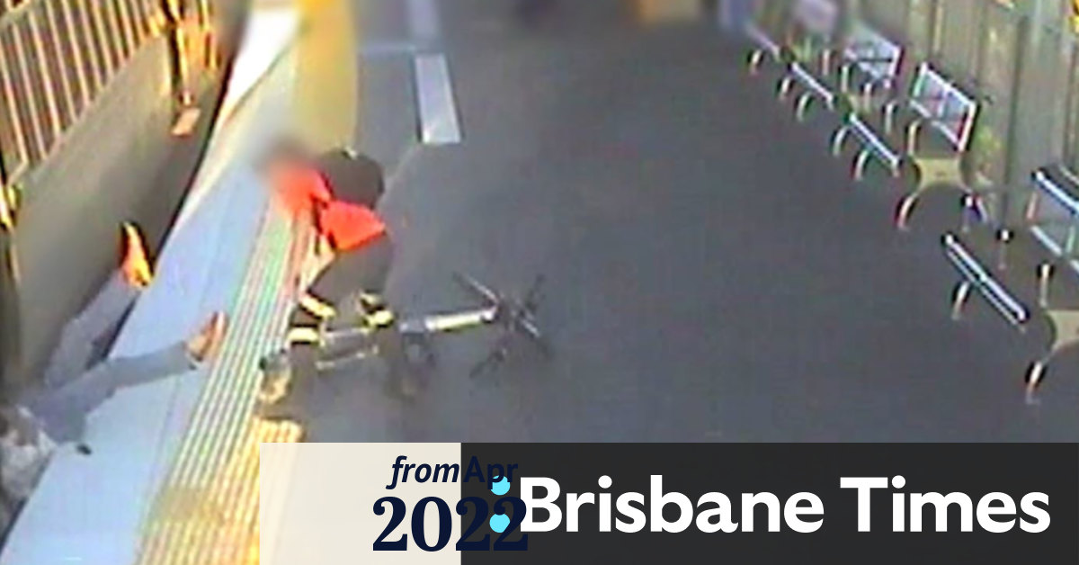 Video: People seen falling off train platforms as QR pushes for safety