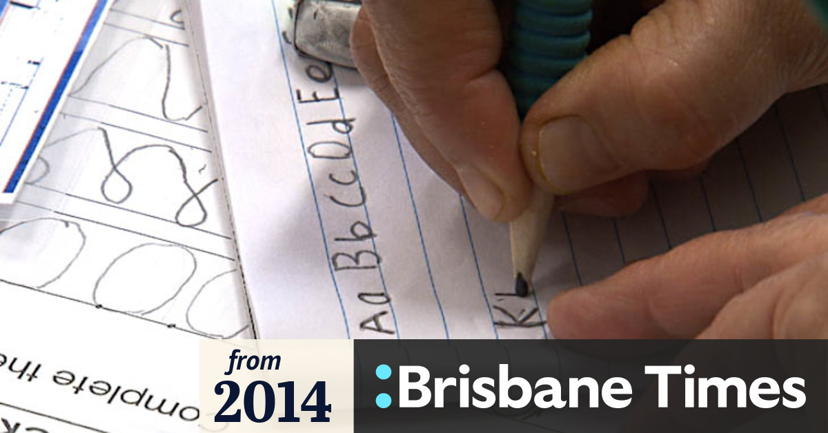 Video: Migrants learn English to 'integrate'