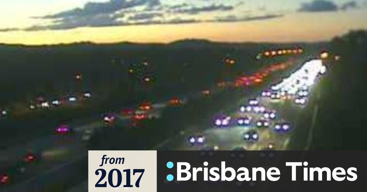 Queensland traffic: Crash leaves lengthy delays for southbound commuters