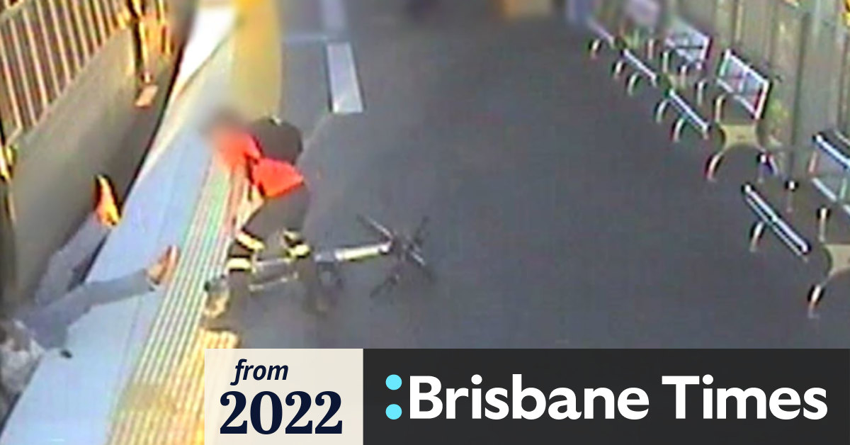 Video: People seen falling off train platforms as QR pushes for safety