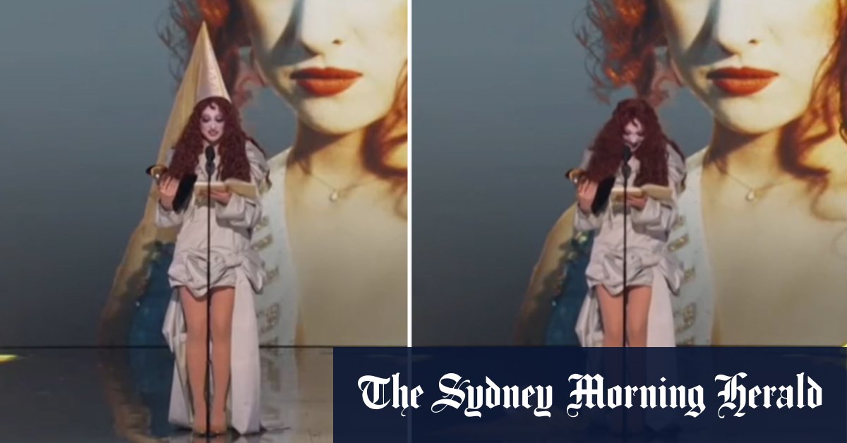 Video: Chappell Roan's hat falls off during heartfelt speech