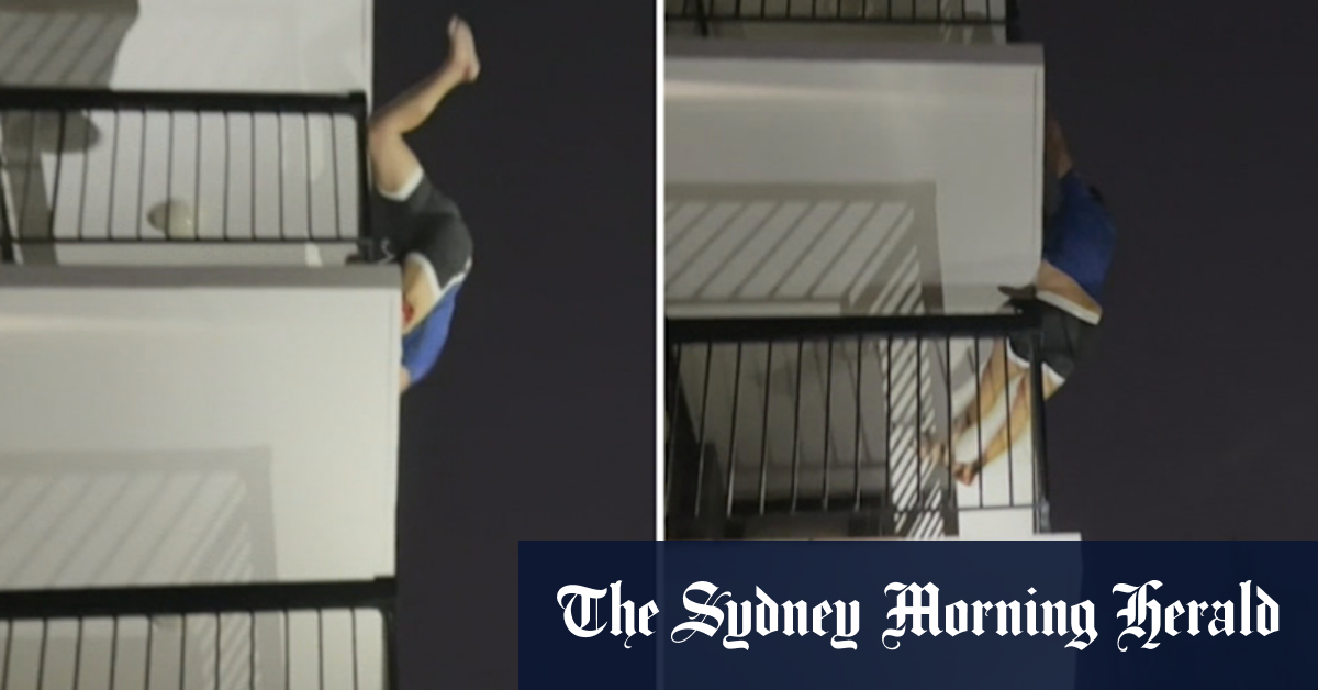 Man leaps off Gold Coast balcony during chase with police | Flipboard