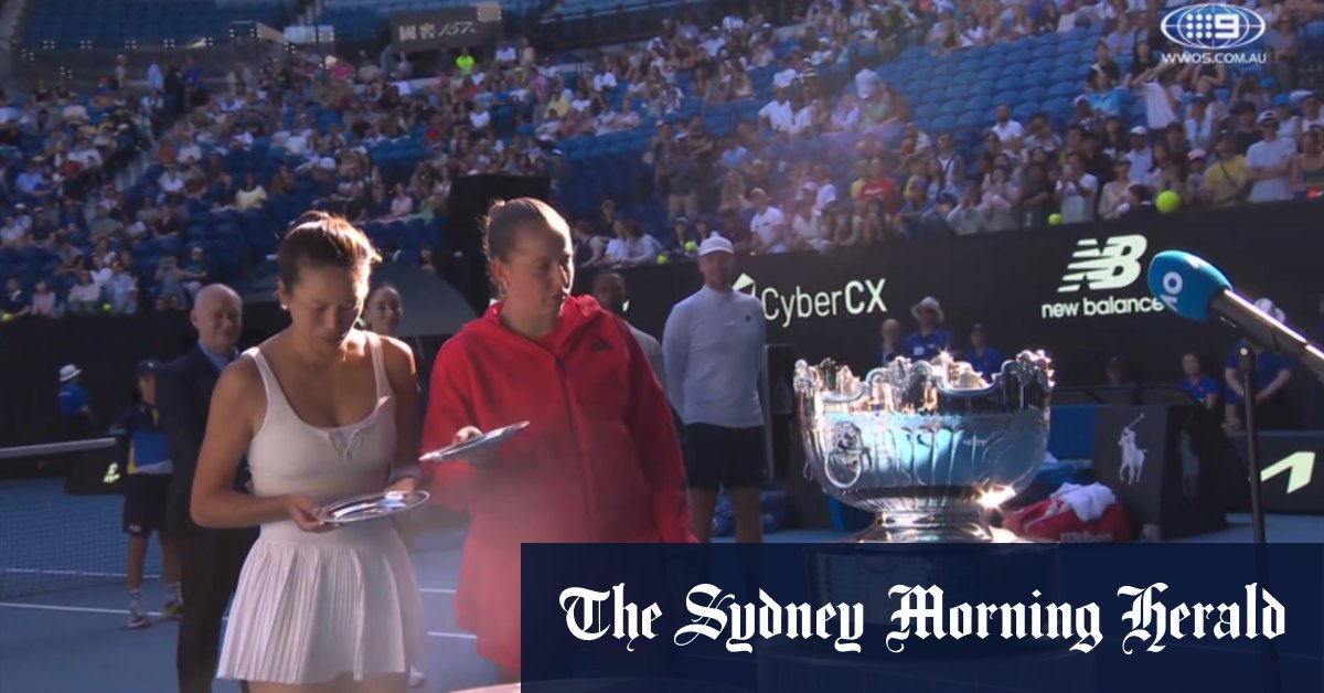 Video: Awkward moment as doubles runners-up handed wrong trophies