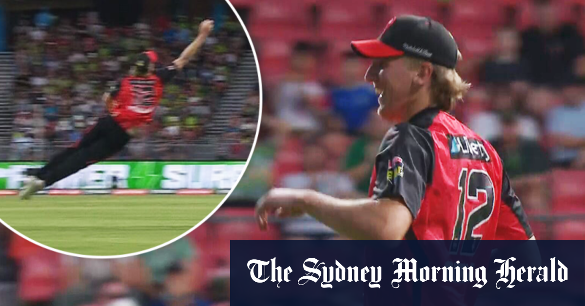 Video: Star stuns BBL with insane catch