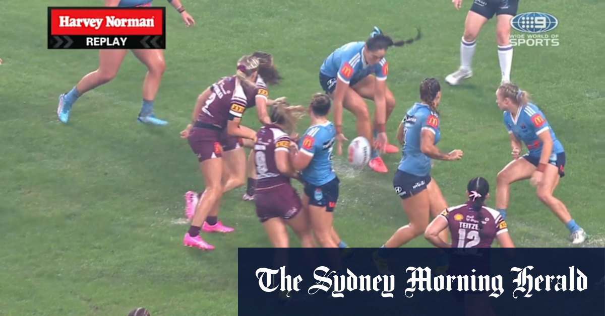 Video: Kernick's mistake leads to try