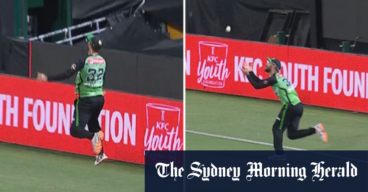 Video: Maxwell stuns BBL with insane catch