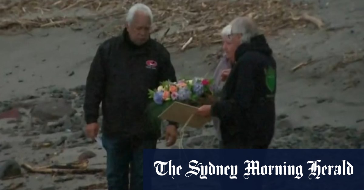 Video: Australian families return to New Zealand for first time since ...
