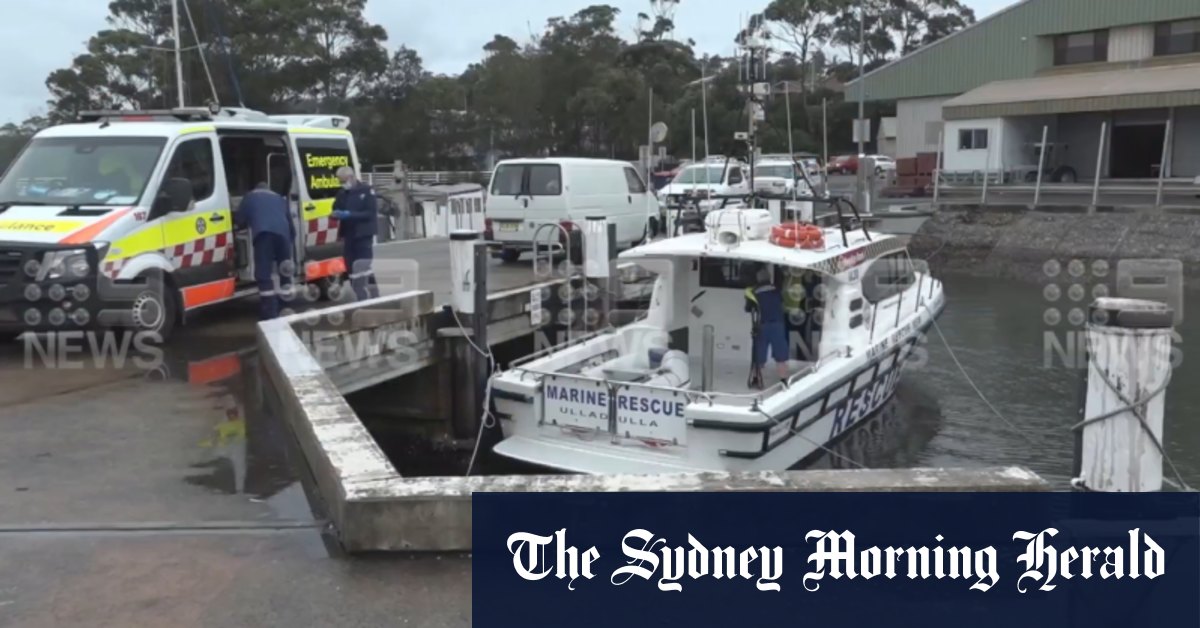 Video: Sailor rescued from sinking yacht on NSW south coast