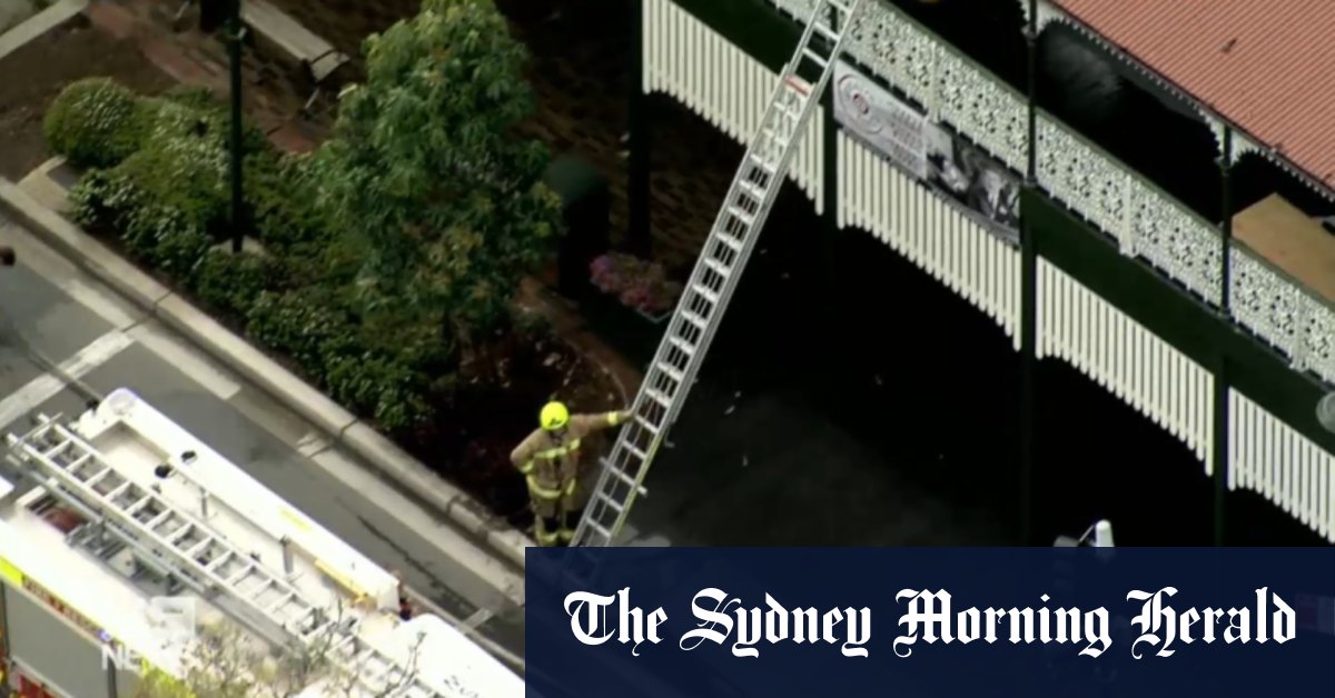 Video: Historic Sydney building destroyed by fire