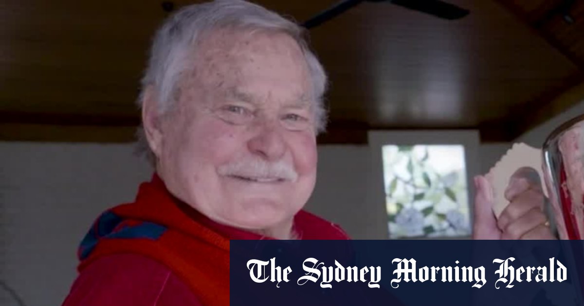 Video: AFL legend Ron Barassi dies