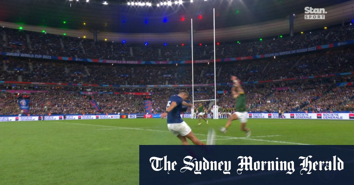 Video: Cheslin Kolbe stops conversion with epic charge-down Video: Cheslin Kolbe stops conversion with epic charge-down