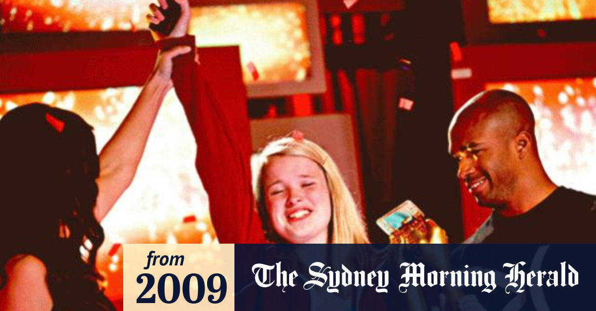 Video: Teenager wins speed-text comp