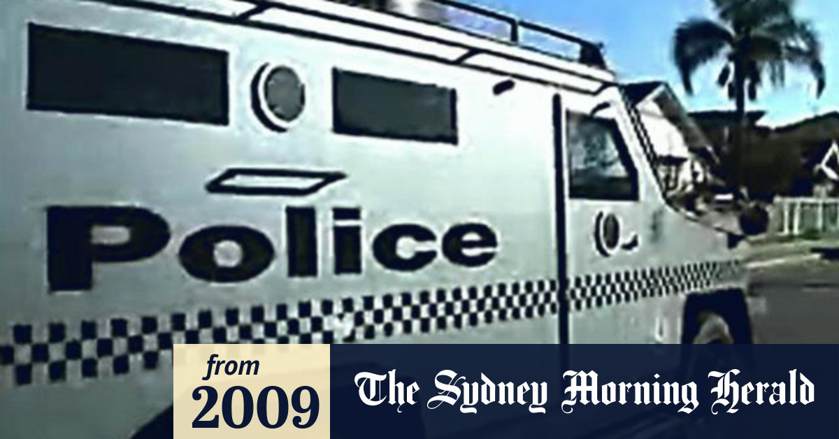 Video: Police raid alleged bikie house