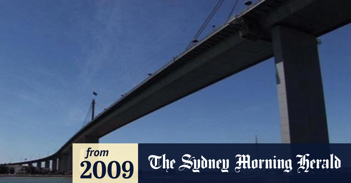 Video: Girl thrown from bridge