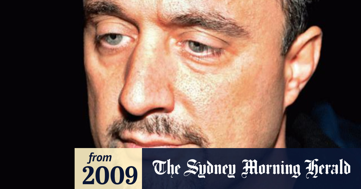 Video: Accused swindler surrenders