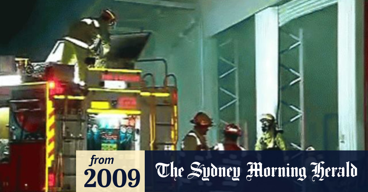 Video: Brisbane factory fire