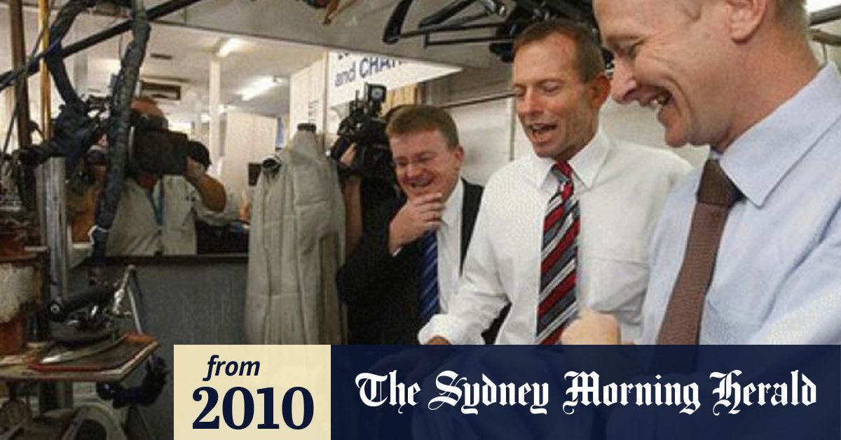 Video: Abbott's ironing faux pas
