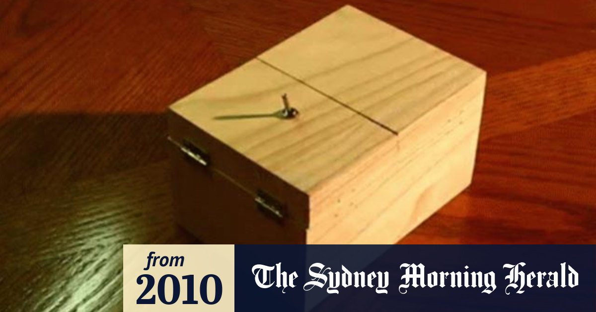 Video: Useless machine