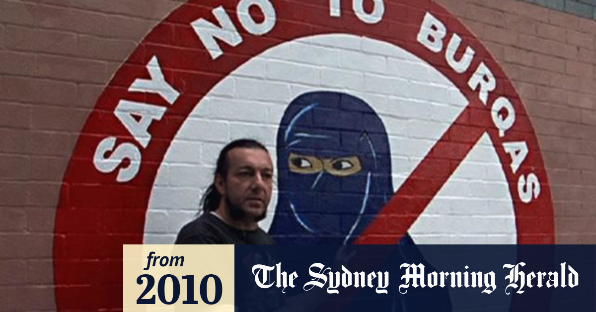 Video: Burqa protester explains his art