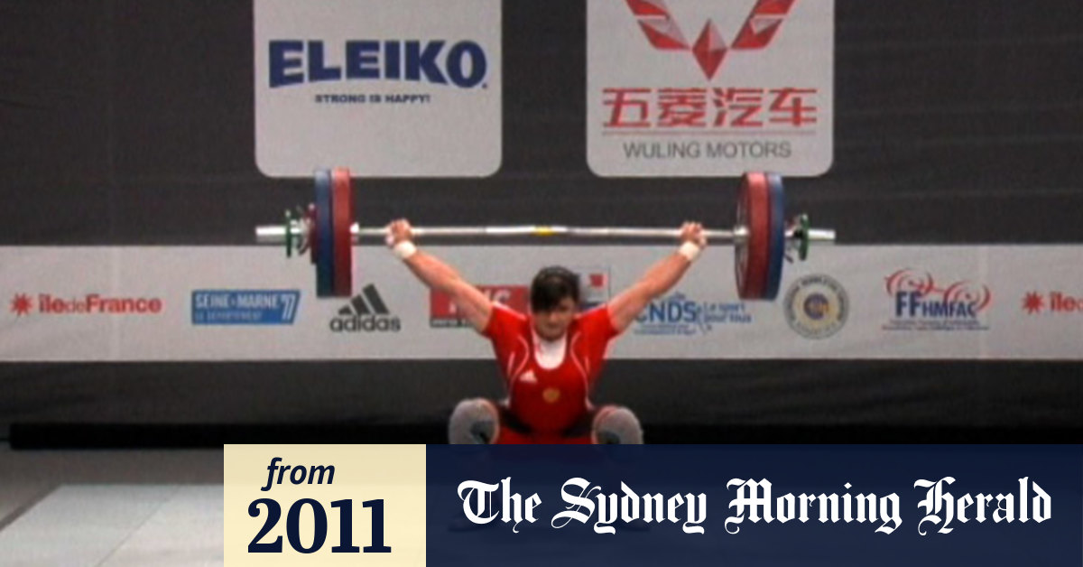 Video: Russian sets new weightlifting world record