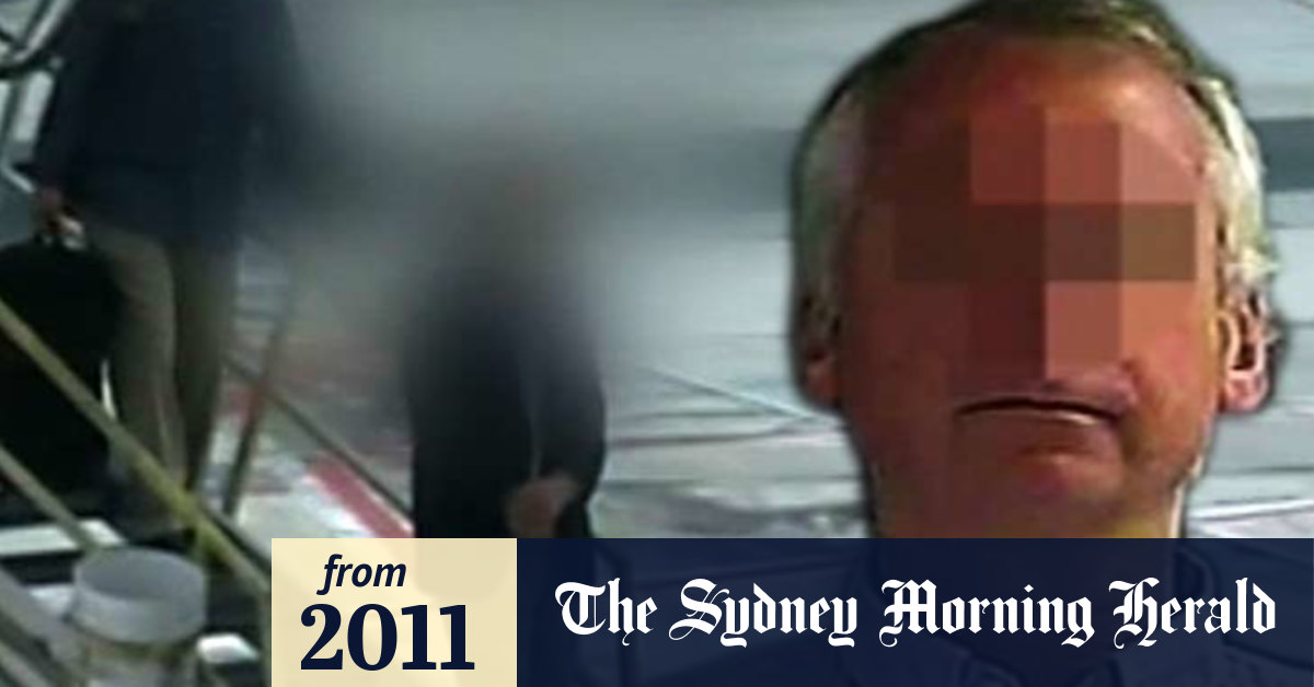 Video: 'Collar-bomb hoaxer' extradited