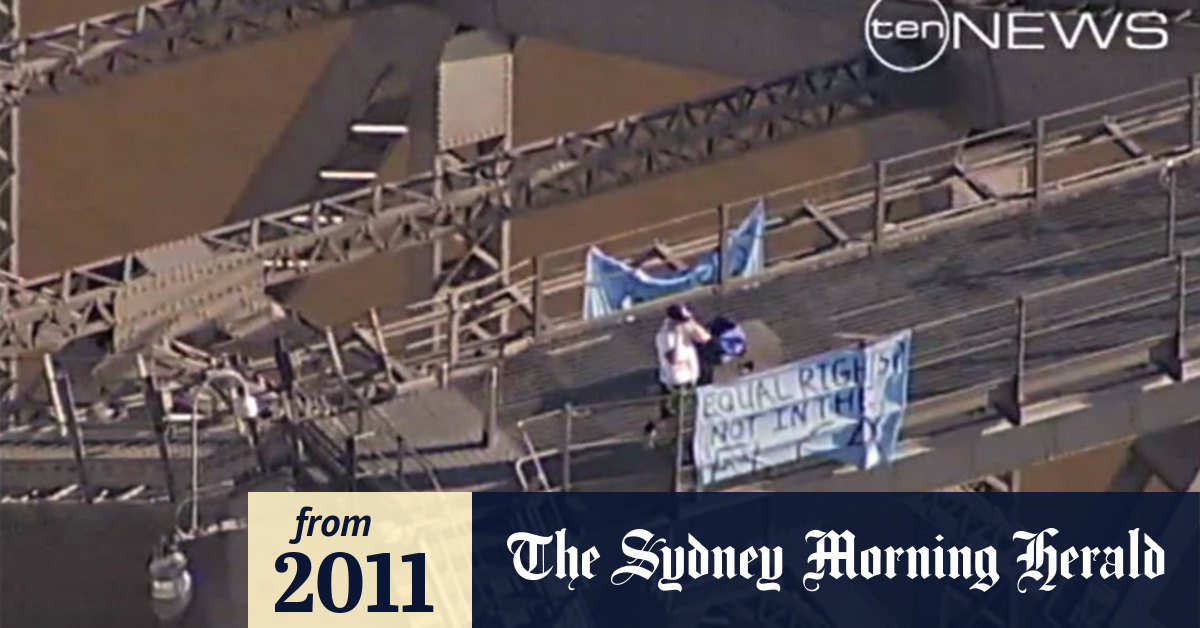 Video: Protestor scales Story Bridge