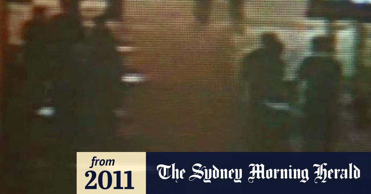 Video: Police hunt for members of violent mob