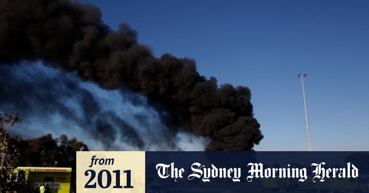 Video: Canberra fire continues to blaze