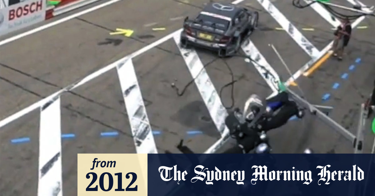 Video: Pit stop accident injures four