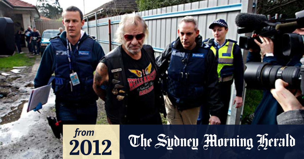 Video: Police raid Hells Angels HQ