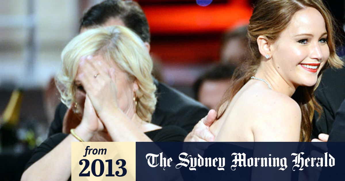 Video: 'Wardrobe malfunction' shock at SAG awards