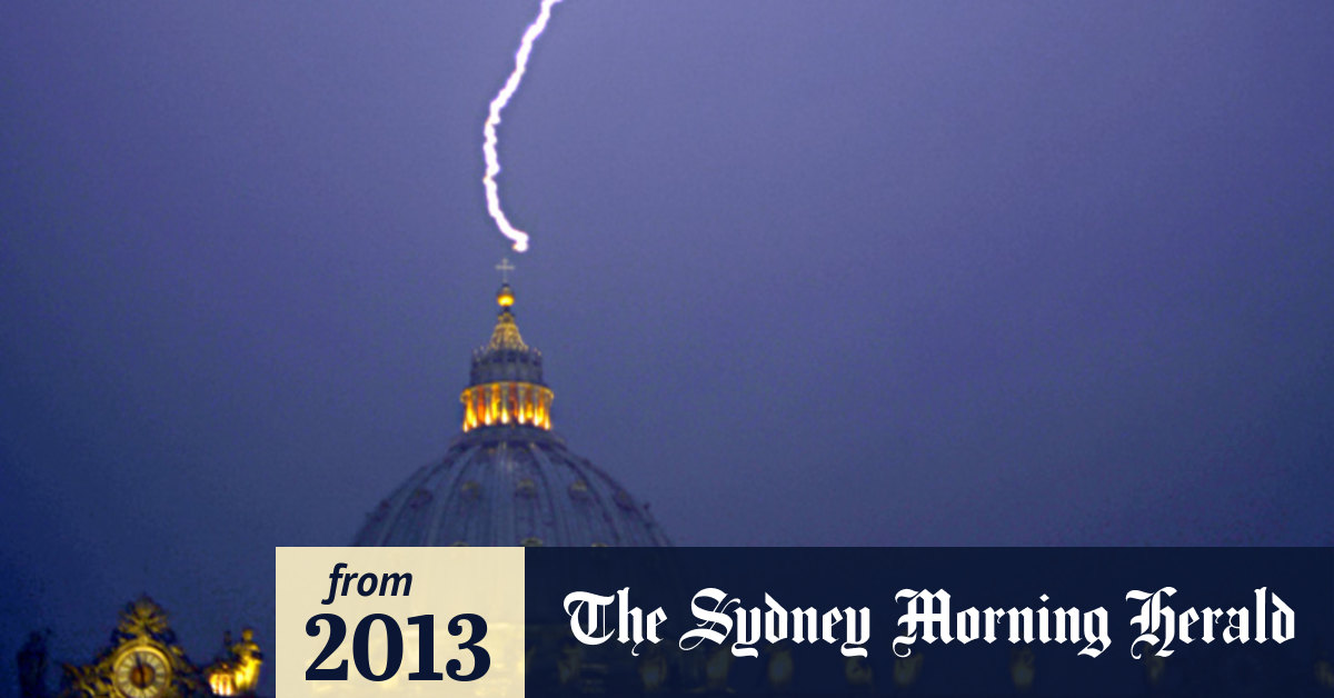 Video: Lightning strikes Vatican