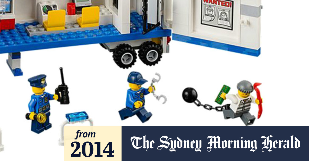Video: Police hunt Lego thieves