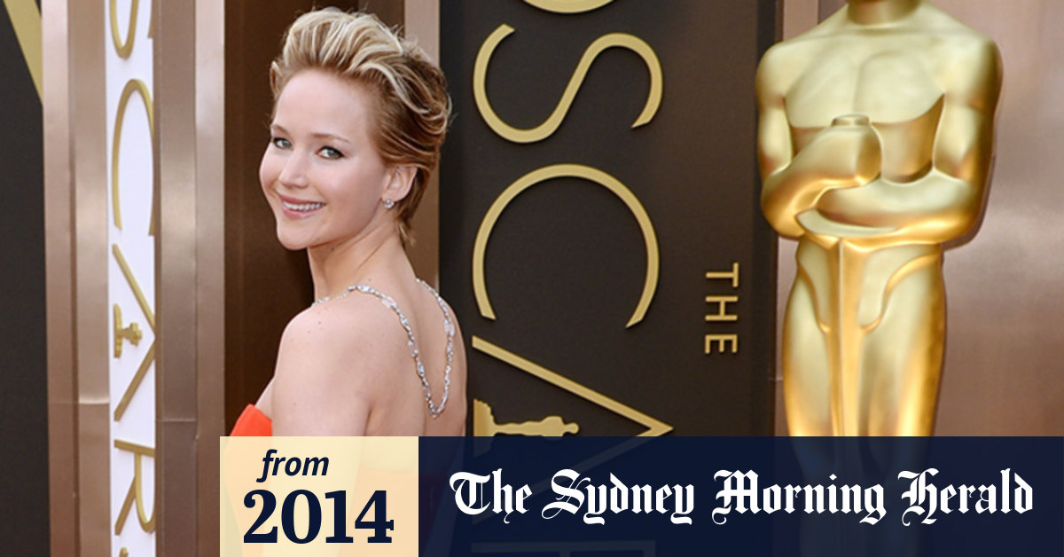 Video: Jennifer Lawrence trips at Oscars... again