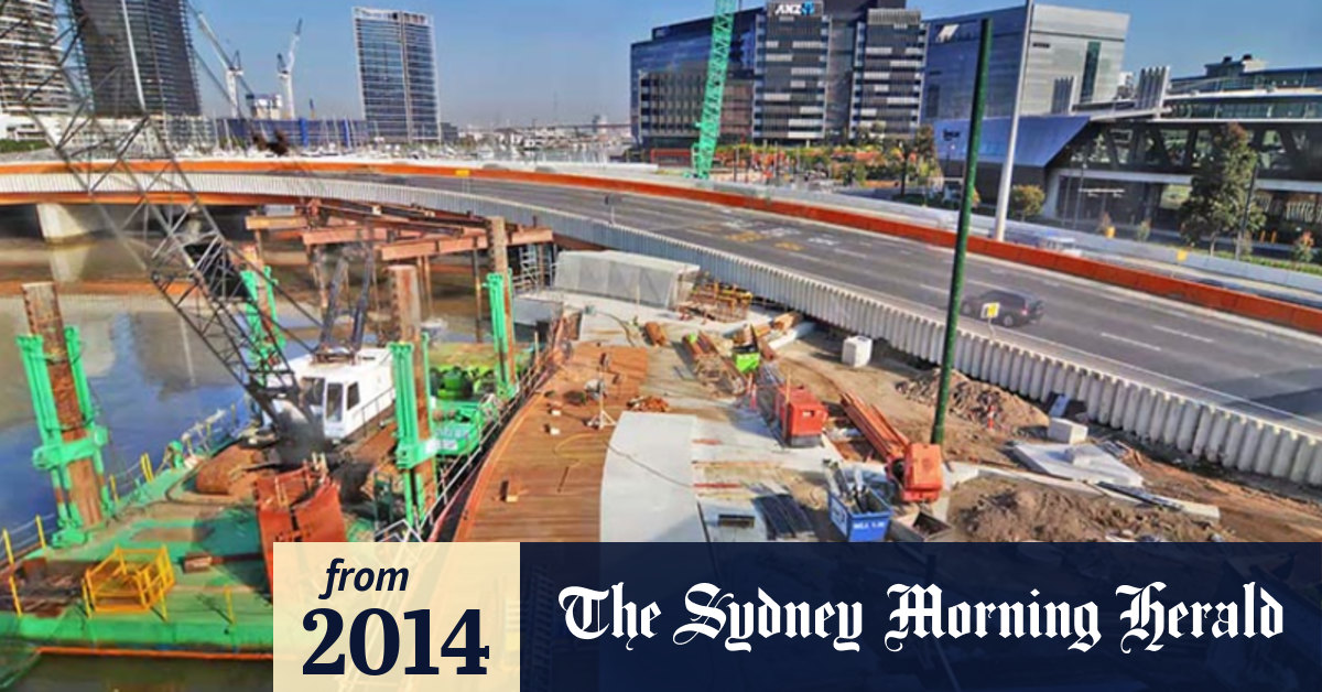 Video: Timelapse: construction of Jim Stynes Bridge
