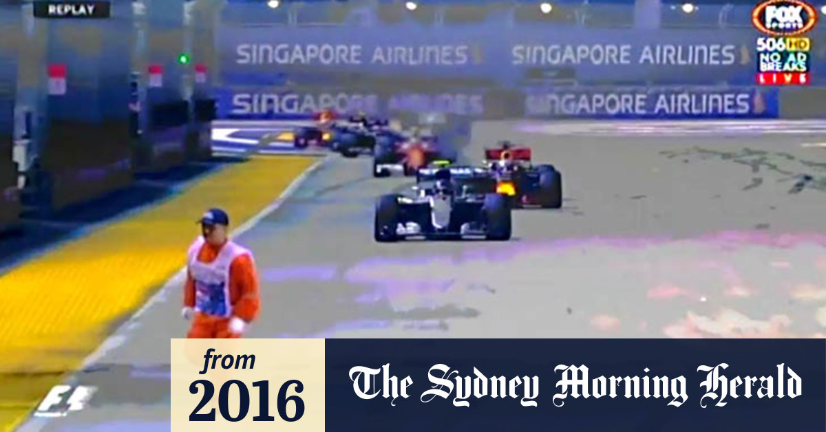 Video: Safety marshall in near-miss during Singapore GP