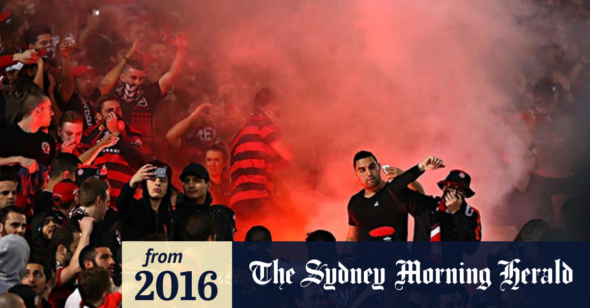 Video: Flares again lit at Sydney derby