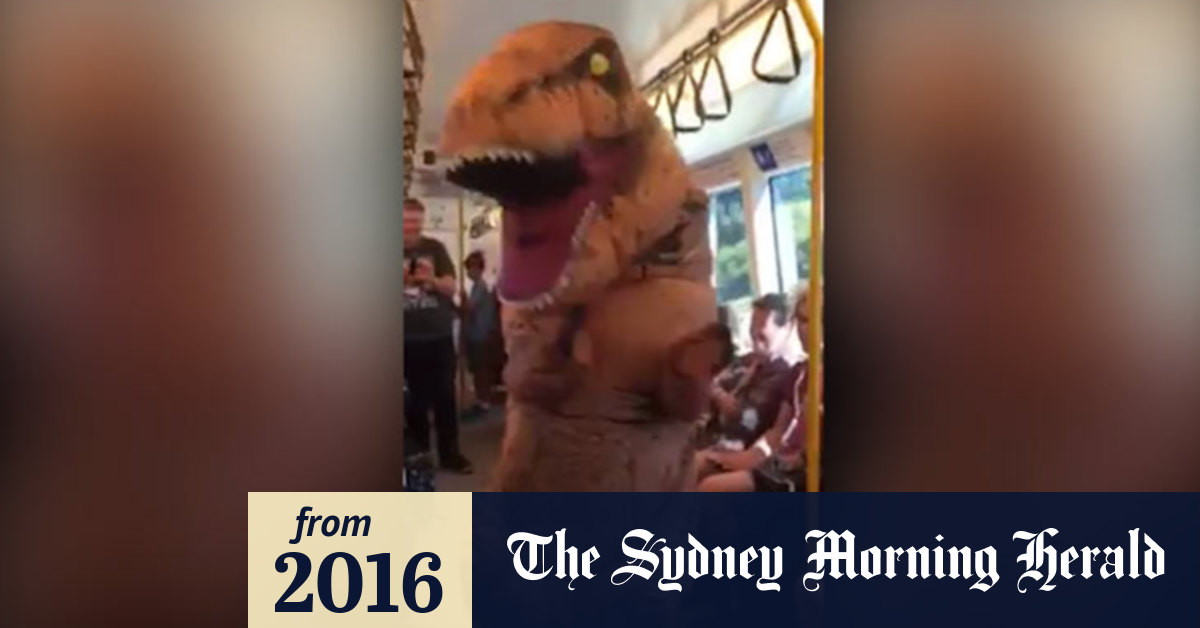 Video: Tom Price T-Rex party train
